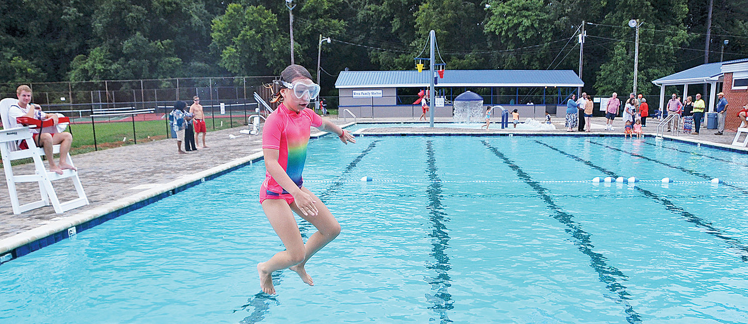 Siler’s long-awaited Aquatic Center opens | The Chatham News + Record