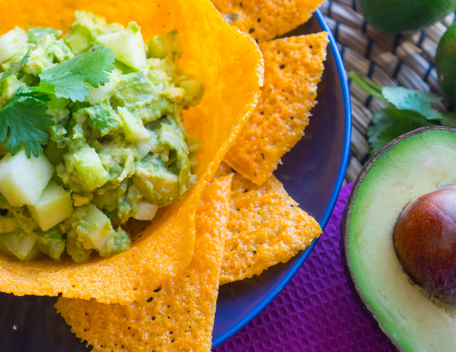Granny Smith Guacamole with Cheddar Folios® Cheese Wraps™ Bowl & Chips ...