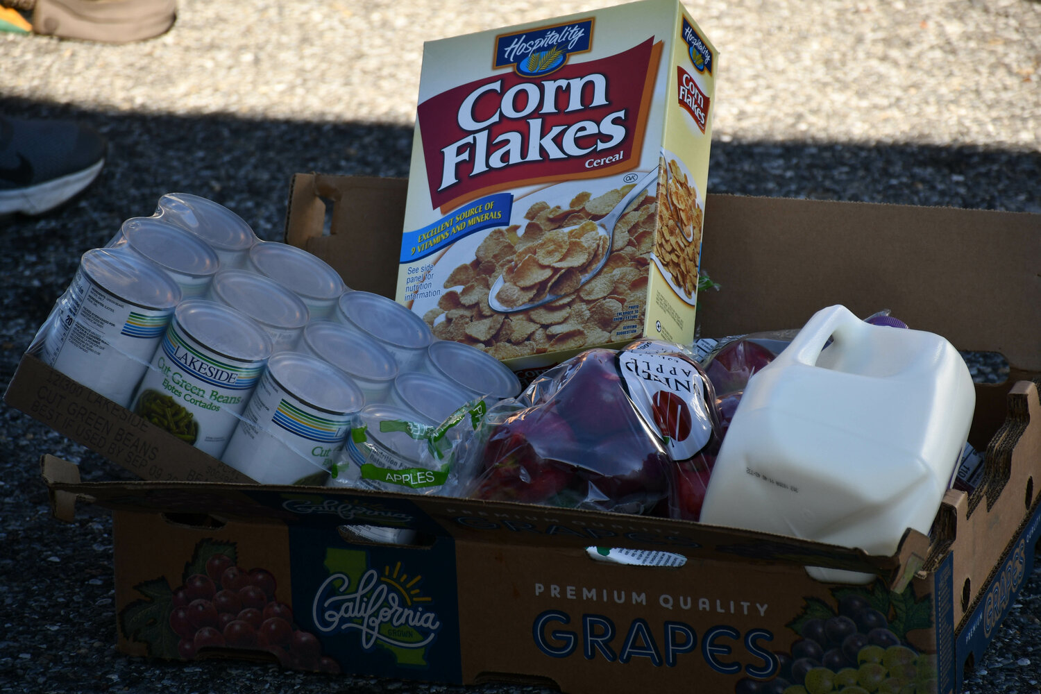 Turkeygiving giveaway assists food-insecure families in Milford | Bay ...