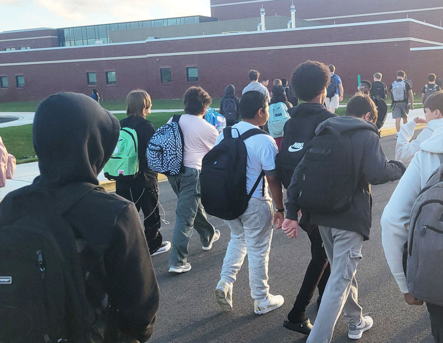 Students welcomed warmly on first day at Appoquinimink’s new Redding ...
