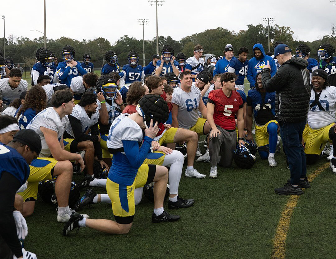 Photo gallery: Delaware football team prepares for 68 Ventures Bowl ...