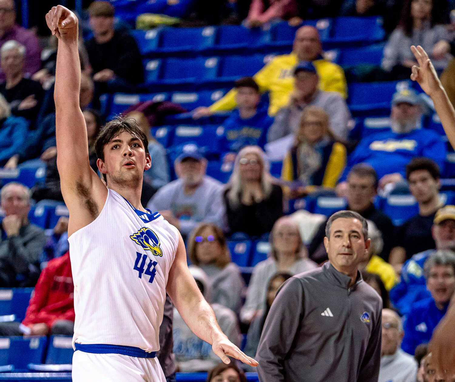 Resilient Blue Hens running out of options; Henderson back in the UFL ...