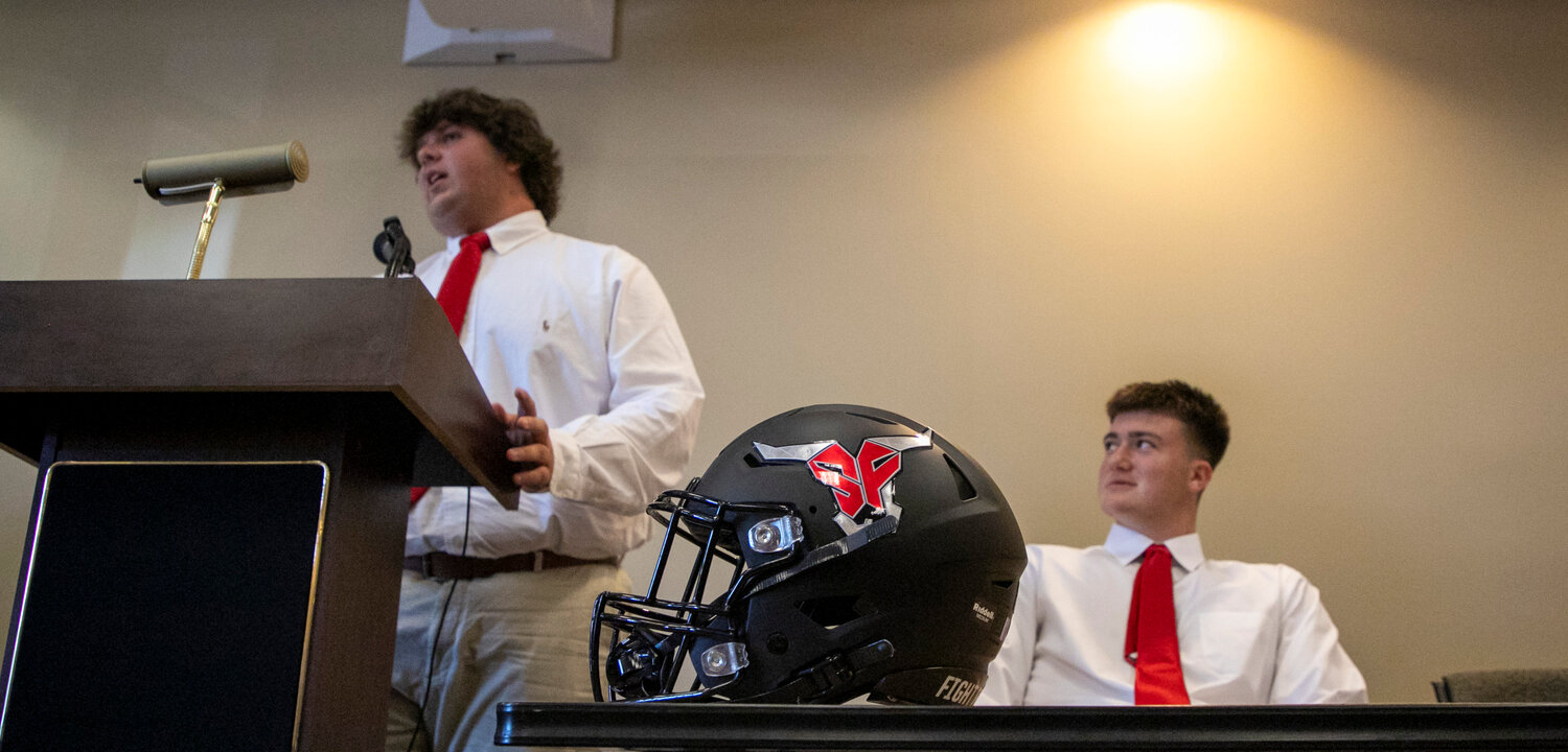 “The expectation is to win” football games in Spanish Fort - Gulf Coast ...