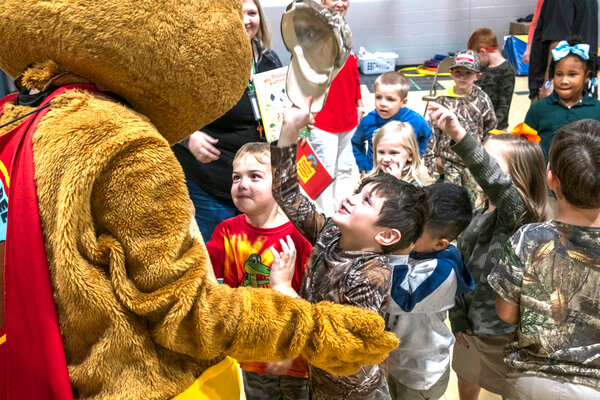 Baldwin County inspires students to read with the help of Alabama ...