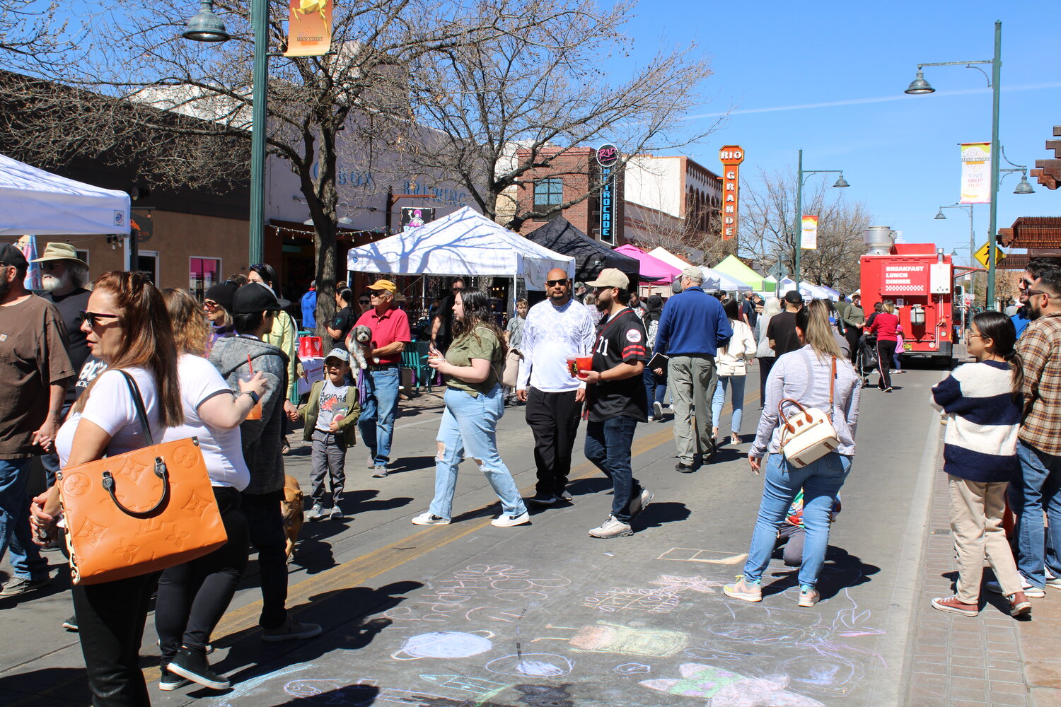 Farmers and Crafts Market seeks votes in national competition | Las ...