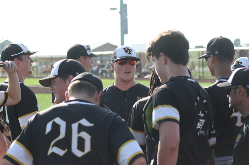 Van-Far's rough night ends season of progress - The Mexico Ledger