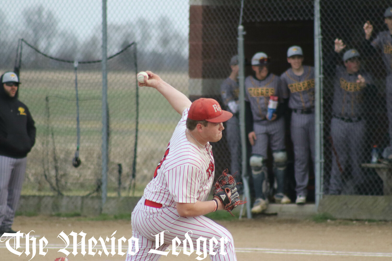 Trouble with curve: Swaim no-hits Wellsville in 11-1 Community win ...