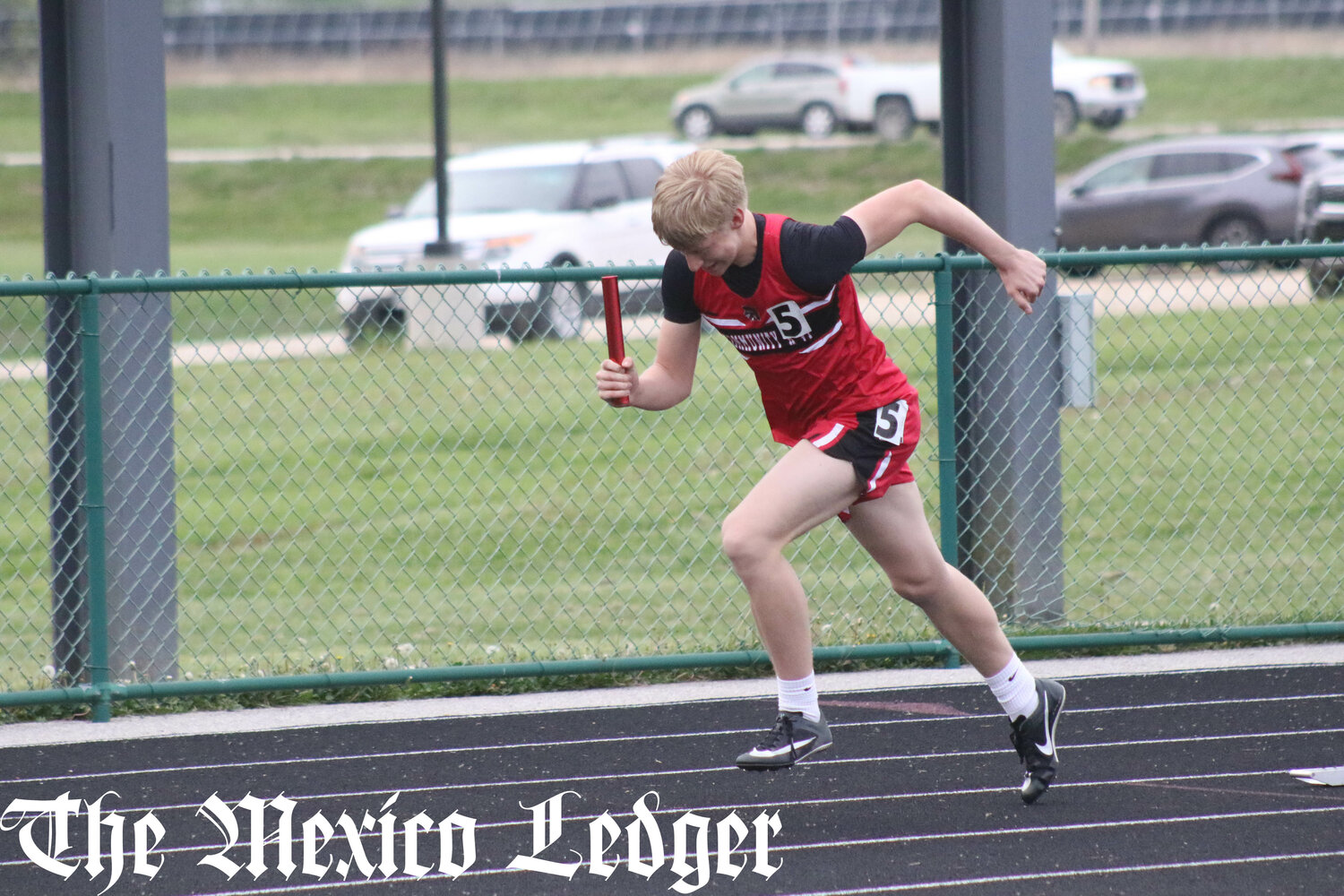 TRACK ROUNDUP: Community R-6, Van-Far, Paris qualify for sectionals ...