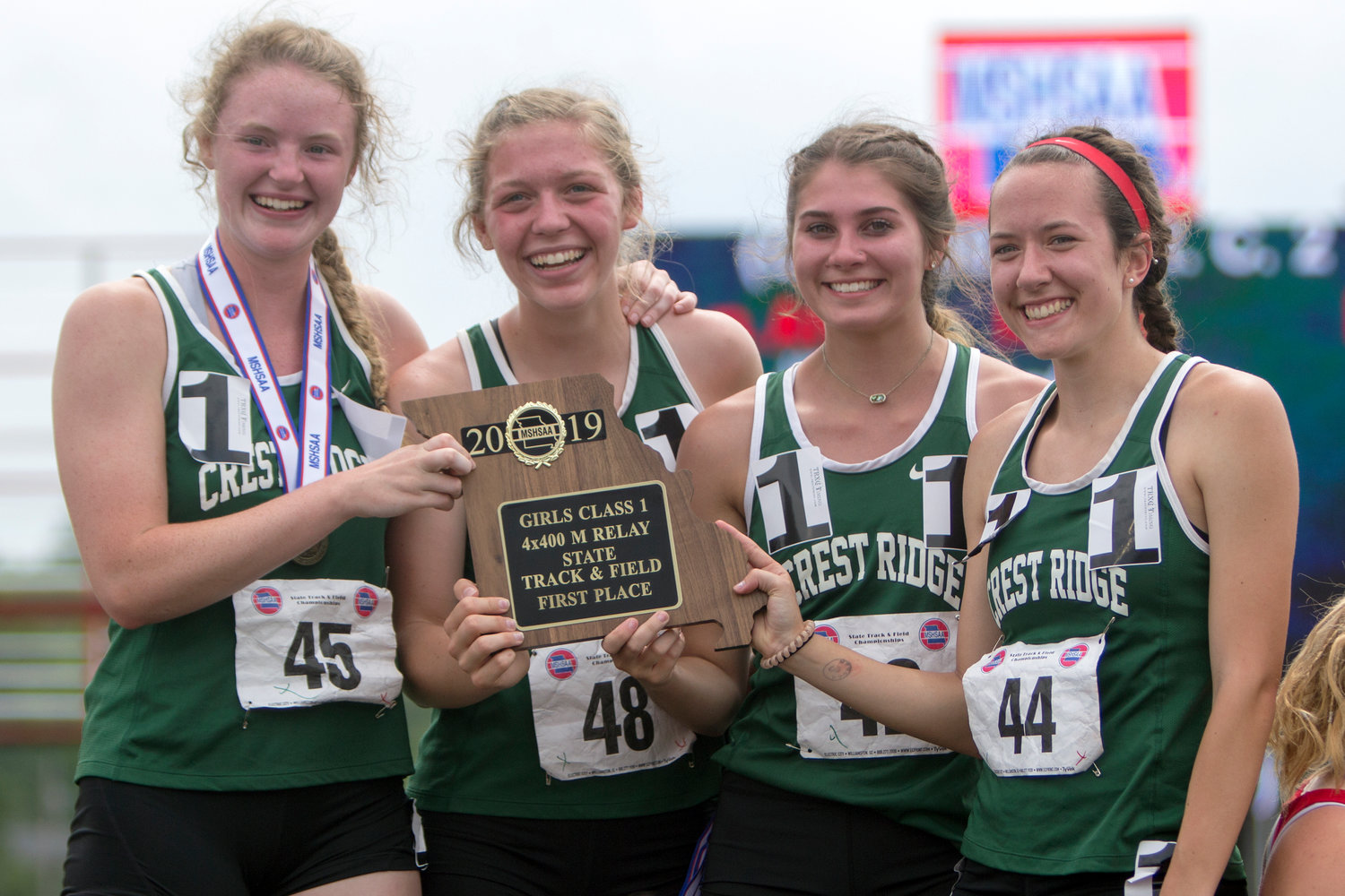 Crest Ridge girls 4x400m shocks Class 1 with state championship | Star ...