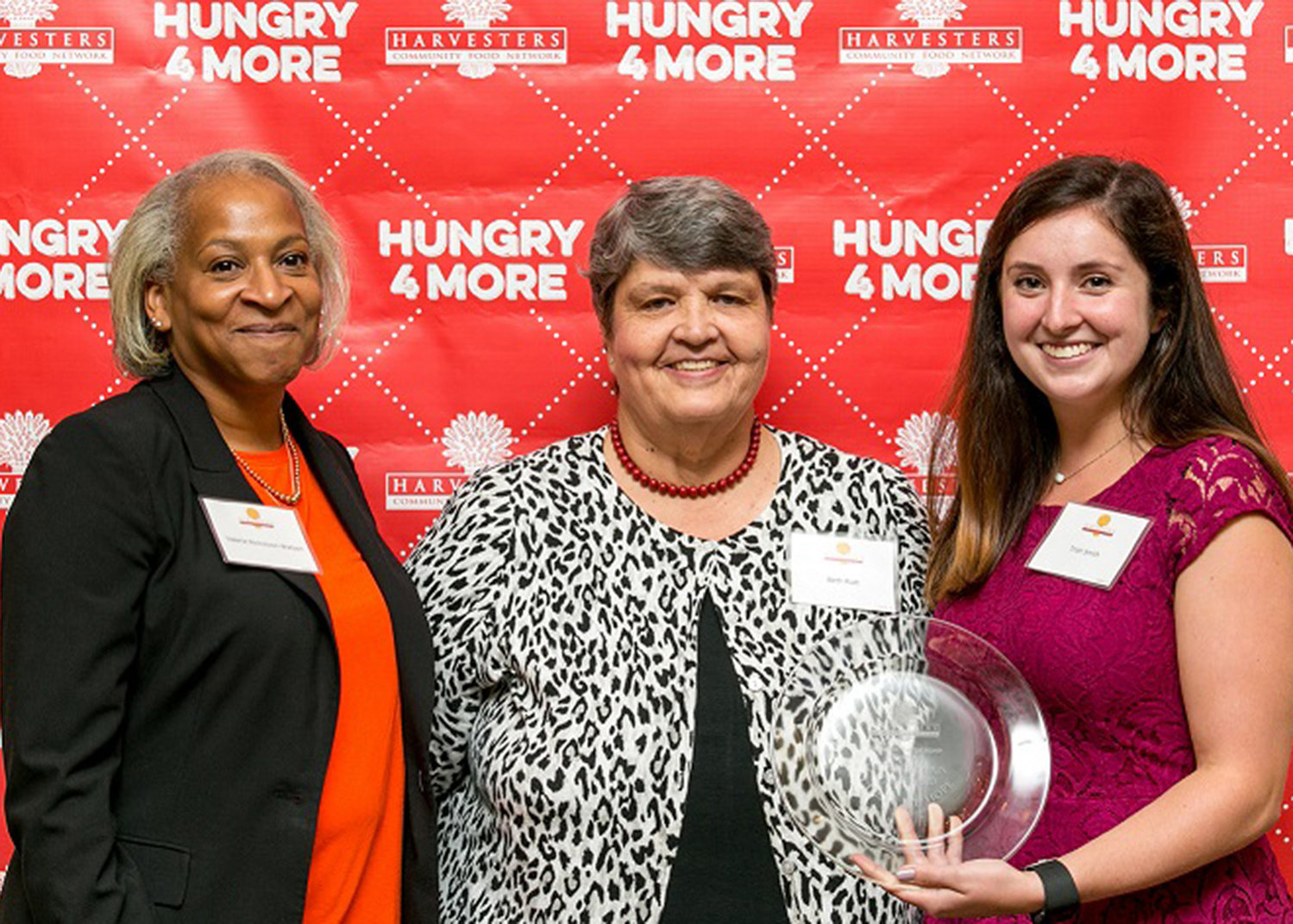 Harverst presents award to Campus Cupboard | Star-Journal
