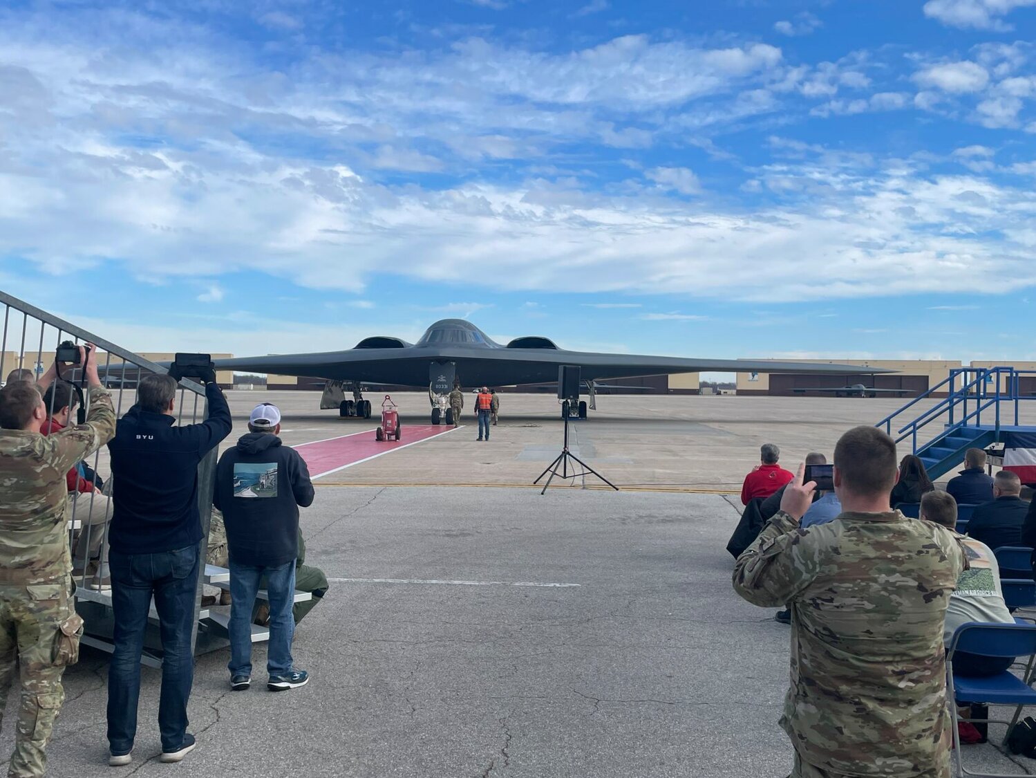 509th Bomb Wing celebrates B-2 Spirit's first touchdown at Whiteman 30 ...