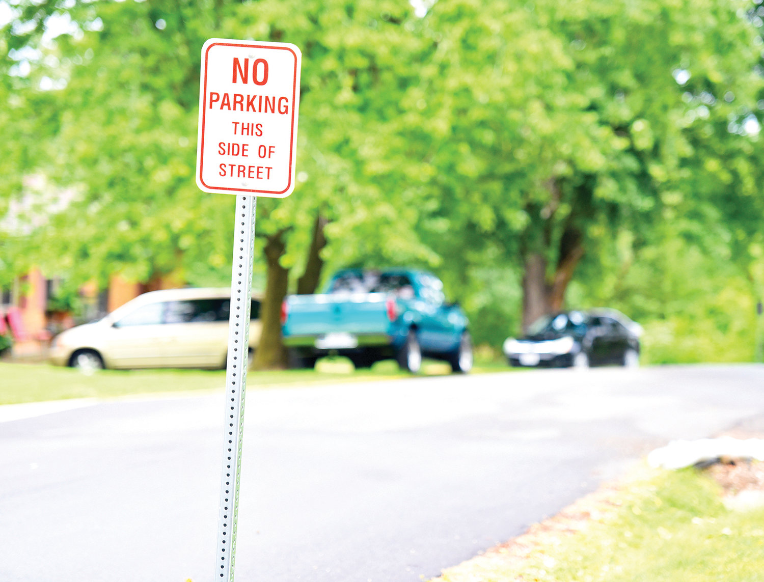 Adams Street residents demand Linn remove ‘No Parking’ signs | The ...