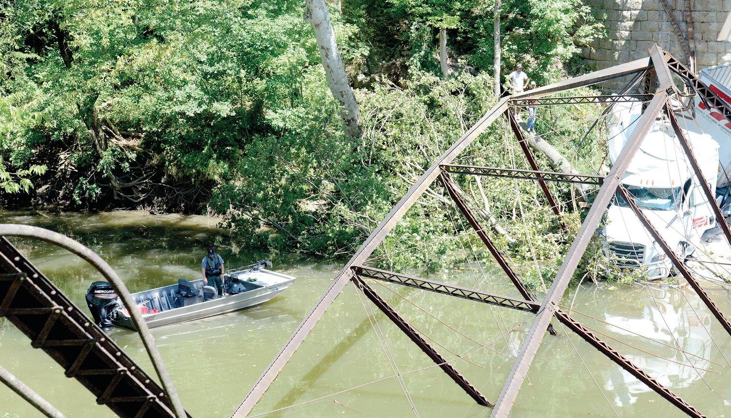 Pentecostal Bridge collapses | Gasconade County Republican