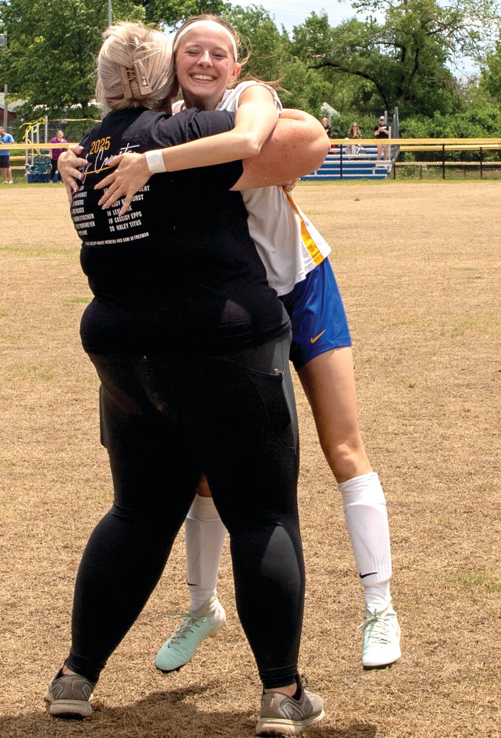 Lady Comets win district opener after Dixon shutout last week ...